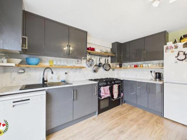 For Sale 4 Bedroom House Gloucester Gloucestershire DLS99926177