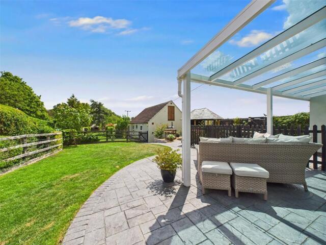 For Sale 4 Bedroom House Gloucestershire Gloucestershire DLS99808718