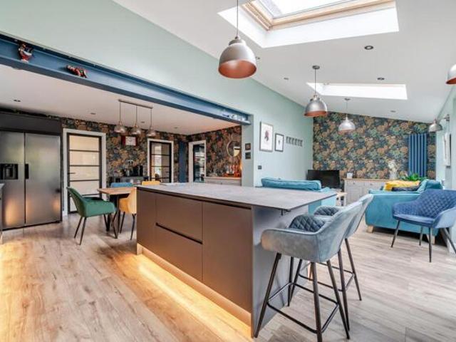 For Sale 4 Bedroom House Gloucestershire Gloucestershire DS98864443