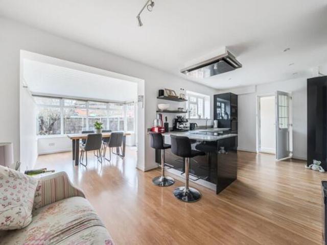 For Sale 4 Bedroom House Guildford Surrey DLS99773480