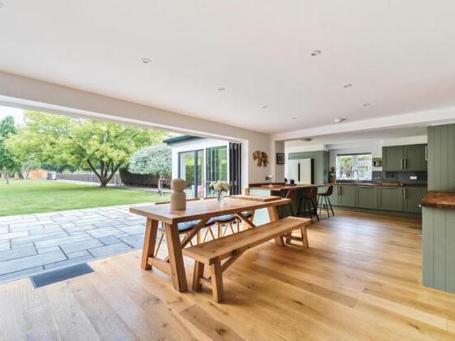 For Sale 4 Bedroom House Guildford Surrey DLS101743238