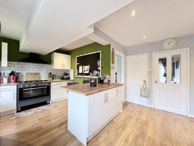 For Sale 4 Bedroom House Doncaster Doncaster DLS101379194