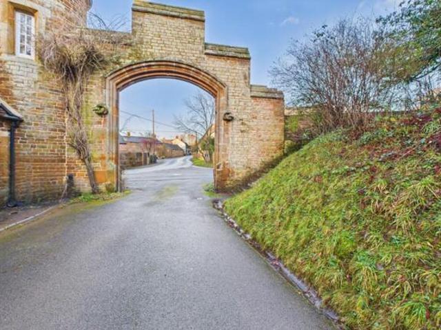 For Sale 4 Bedroom House Daventry Northamptonshire DLS98377563