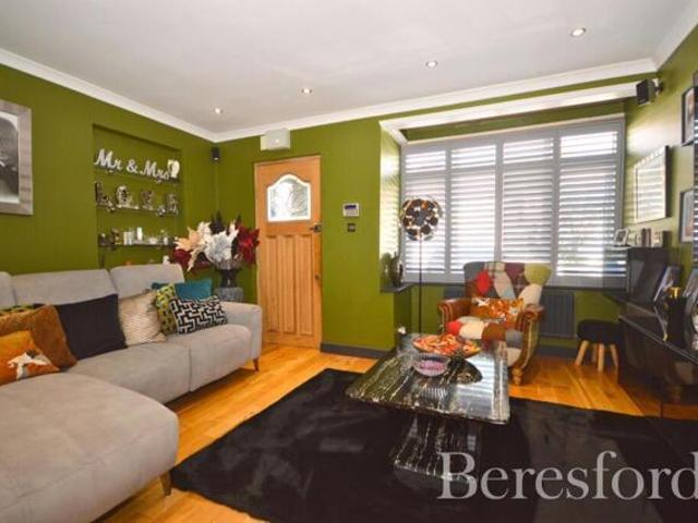 For Sale 4 Bedroom House Dagenham Greater London DLS98969078