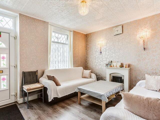 For Sale 4 Bedroom House Dewsbury Kirklees DLS98864779