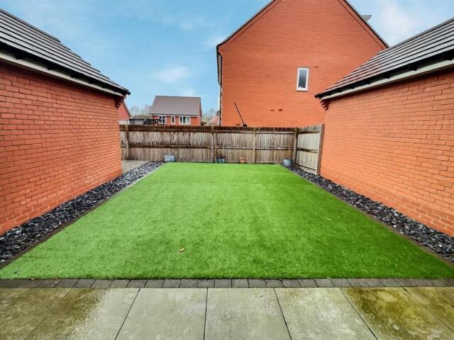 For Sale 4 Bedroom House Derby Derbyshire DS99571981