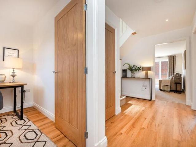 For Sale 4 Bedroom House Derbyshire Derbyshire DS98834712