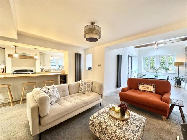 For Sale 4 Bedroom House Disley Cheshire DS101678588