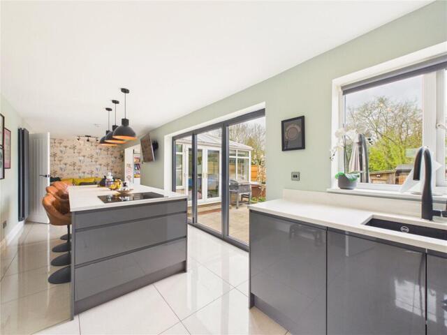 For Sale 4 Bedroom House Droitwich Worcestershire DLS100824940
