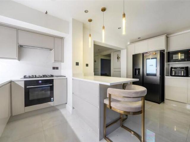For Sale 4 Bedroom House Enfield Greater London DS99380872