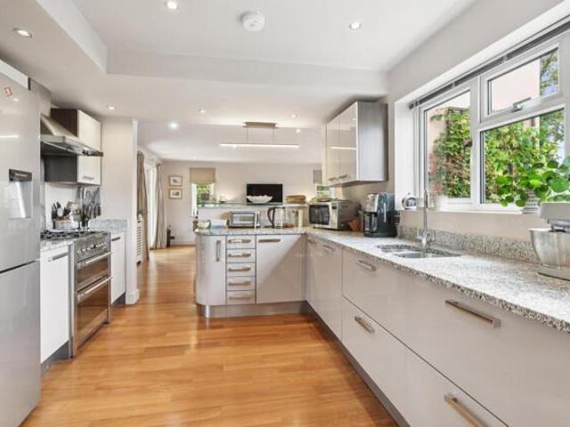 For Sale 4 Bedroom House Ealing Greater London DLS98477321