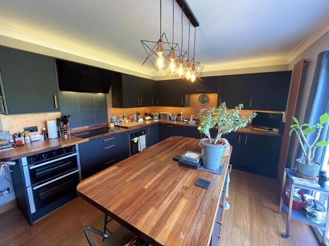 For Sale 4 Bedroom House East Sussex East Sussex DLS98718478