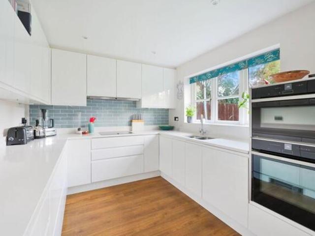 For Sale 4 Bedroom House Edenbridge Kent DS99054671