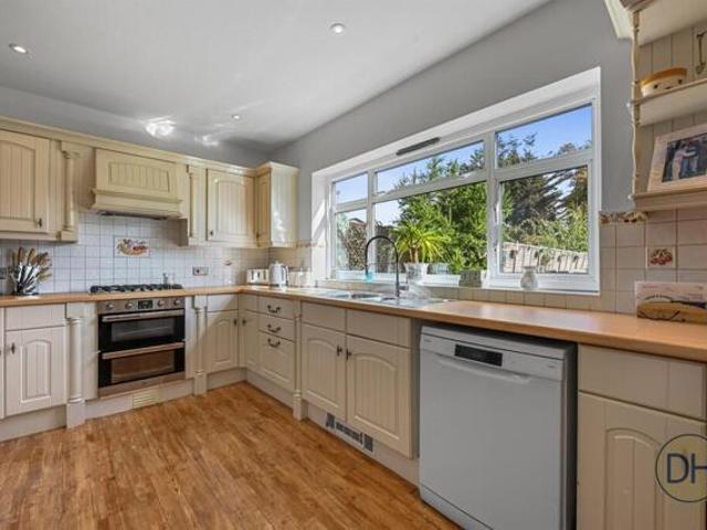 For Sale 4 Bedroom House Epping Forest Great London DS98687568