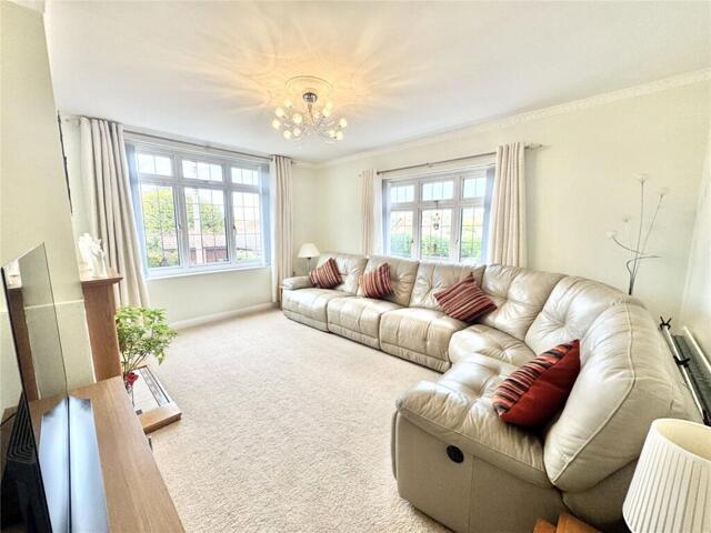 For Sale 4 Bedroom House Farnborough Hampshire DS98969312