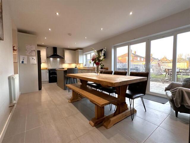 For Sale 4 Bedroom House Farndon Cheshire DS101676931