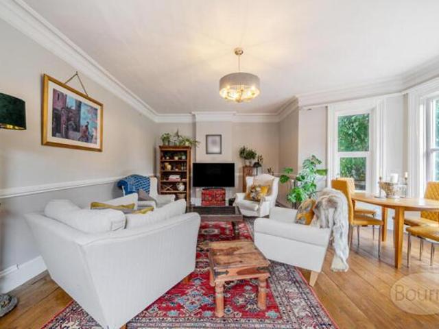For Sale 4 Bedroom House Farnham Surrey DLS99642063