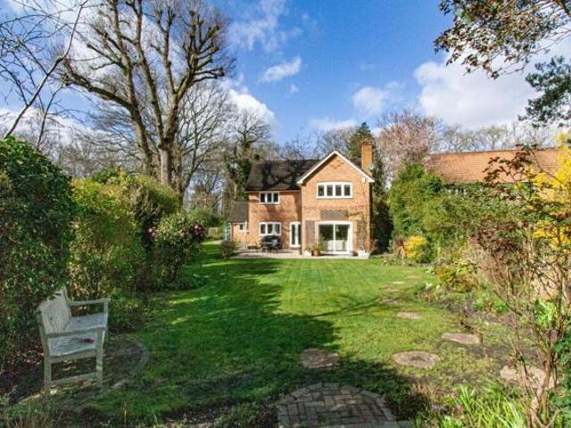 For Sale 4 Bedroom House Fleet Hampshire DS101025331