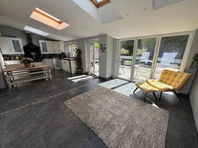 For Sale 4 Bedroom House Frimley Surrey DS101743311
