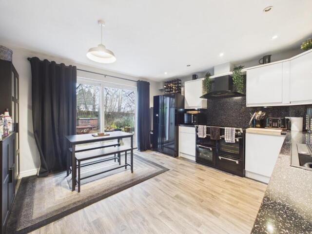 For Sale 4 Bedroom House Keighley Bradford DS101796973