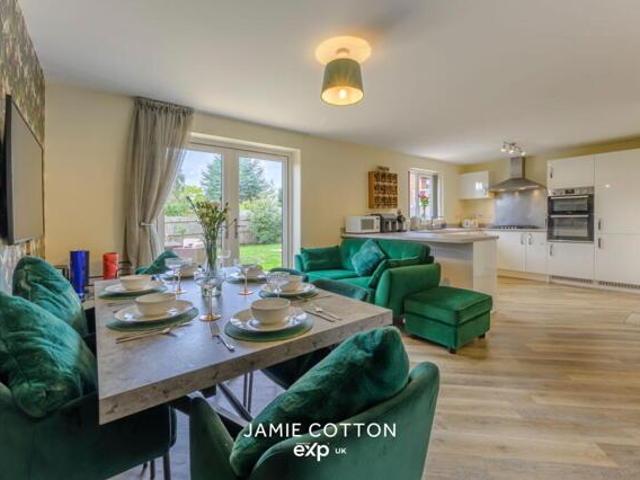 For Sale 4 Bedroom House Kidderminster Worcestershire DS99436815