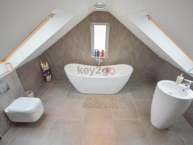 For Sale 4 Bedroom House Killamarsh Derbyshire DLS101675165
