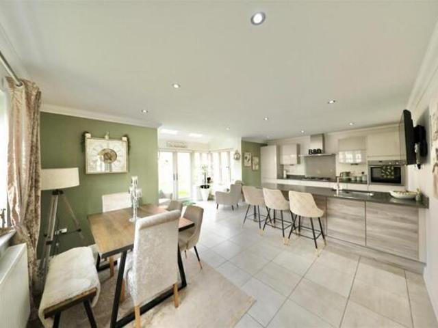 For Sale 4 Bedroom House Kingswood Bristol DS100023906