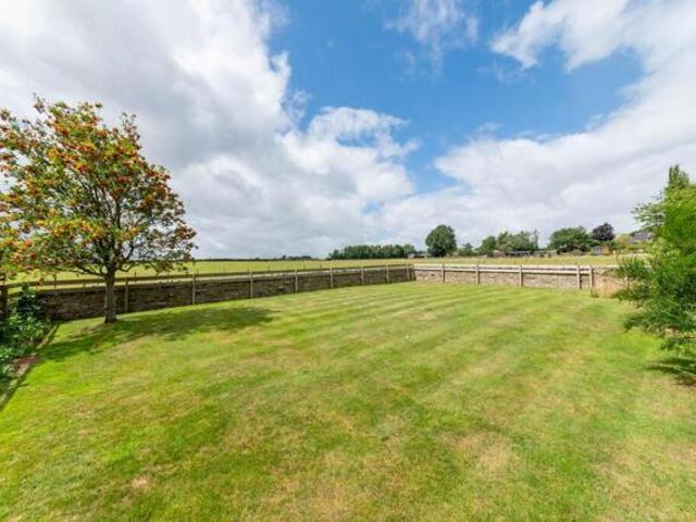 For Sale 4 Bedroom House Kirklees Kirklees DS99641831