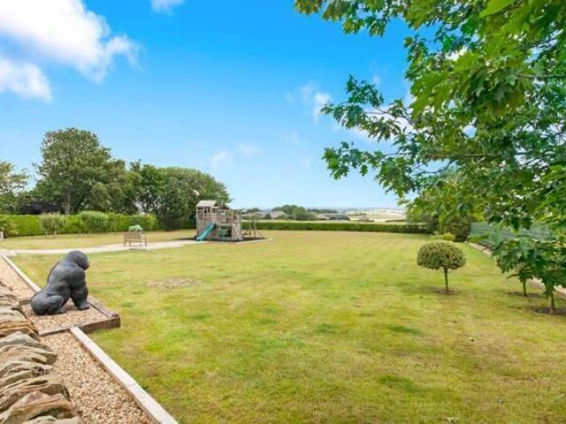 For Sale 4 Bedroom House Kirklees Kirklees DS101059999