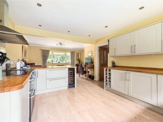 For Sale 4 Bedroom House Hook Hampshire DLS100456879