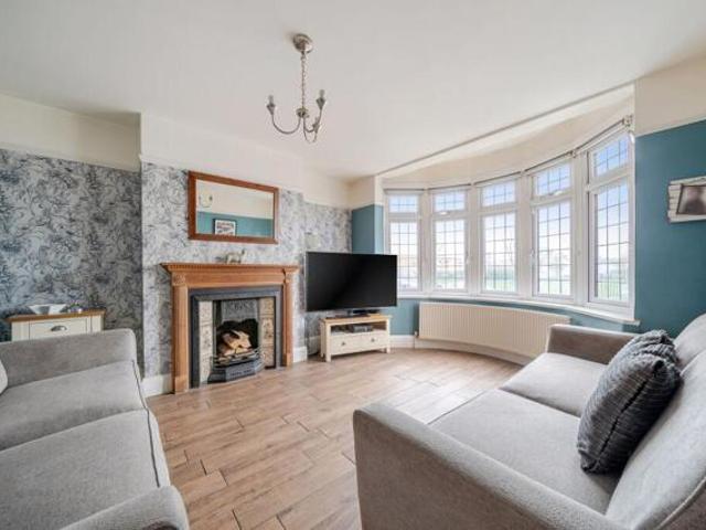 For Sale 4 Bedroom House Hornchurch Greater London DLS100540789