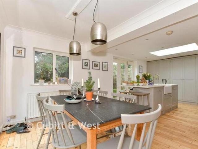For Sale 4 Bedroom House Horsham West Sussex DLS99895358