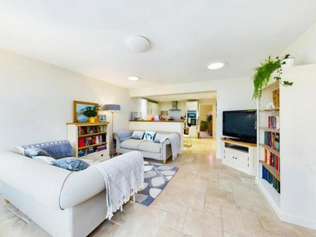 For Sale 4 Bedroom House Hampshire Hampshire DLS99840323