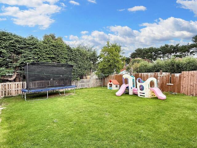 For Sale 4 Bedroom House Hampshire Hampshire DLS100158624