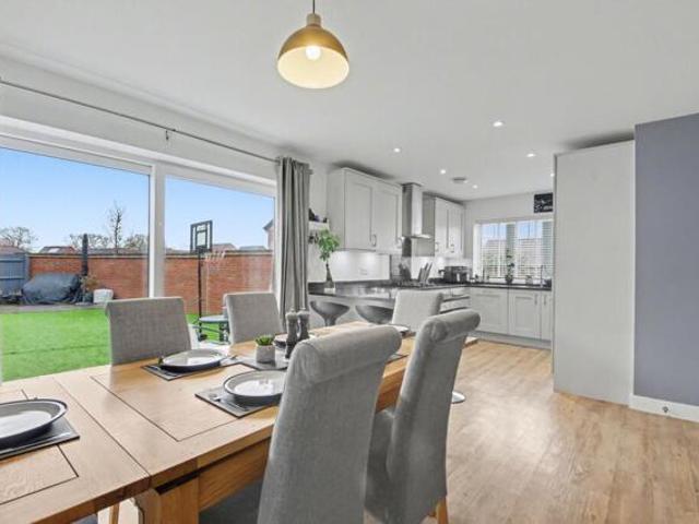 For Sale 4 Bedroom House Hampshire Hampshire DLS100366129