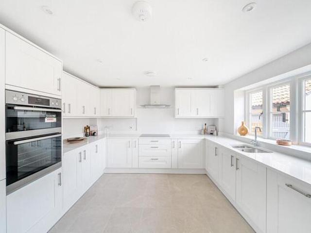 For Sale 4 Bedroom House Hampshire Hampshire DS101678711
