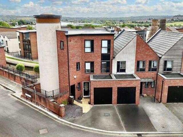 For Sale 4 Bedroom House Hanley Stoke on Trent DLS100881552