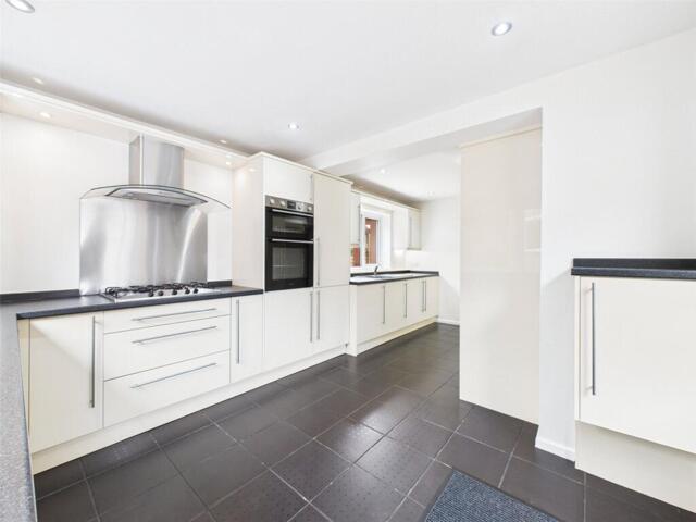 For Sale 4 Bedroom House Heanor Derbyshire DLS100578959