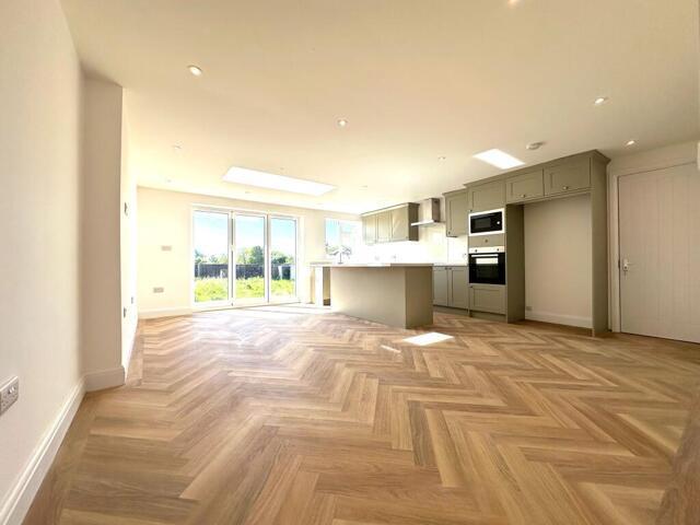 For Sale 4 Bedroom House Hertfordshire Hertfordshire DLS98903295