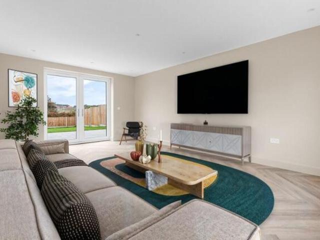 For Sale 4 Bedroom House Hertfordshire Hertfordshire DLS98969029