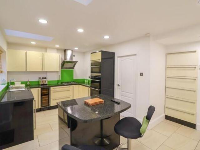 For Sale 4 Bedroom House Hyde Tameside DLS100786594