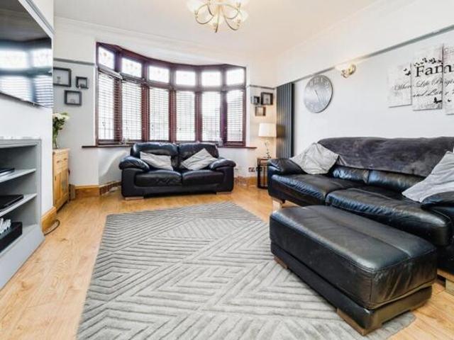 For Sale 4 Bedroom House Ilford Greater London DLS100578867