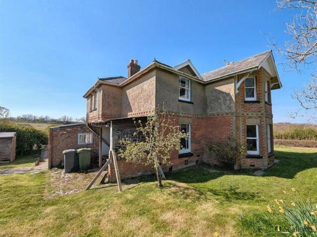 For Sale 4 Bedroom House Isle Of Wight Isle Of Wight DLS100316886
