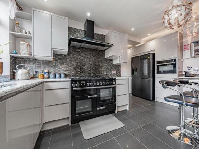 For Sale 4 Bedroom House Isleworth Greater London DS99840364