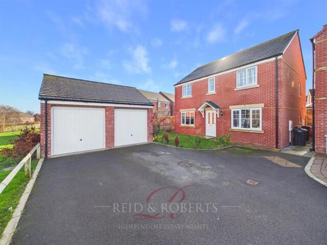 For Sale 4 Bedroom House Oakenholt Oakenholt DLS101676418