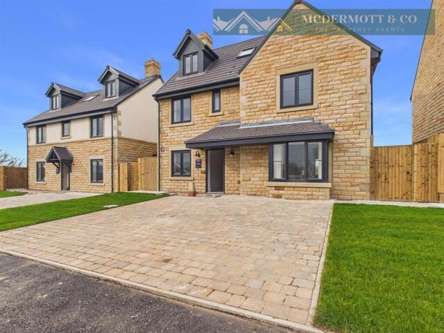 For Sale 4 Bedroom House Oldham Greater Manchester DLS101931603