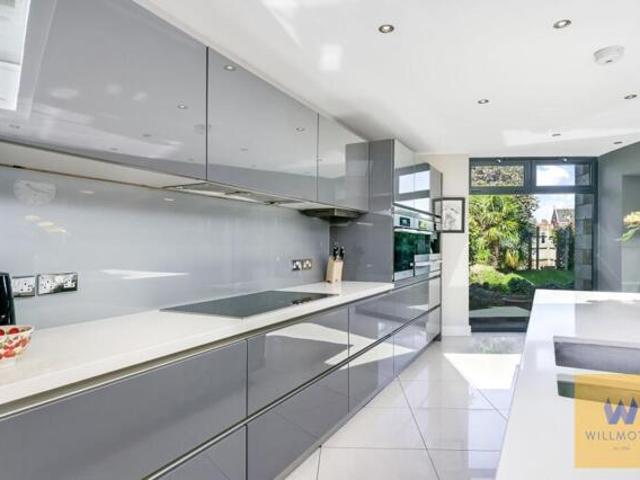 For Sale 4 Bedroom House London Greater London DLS100855191