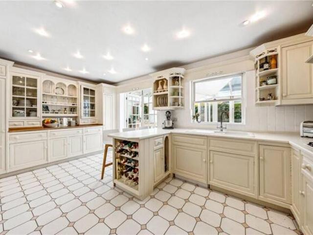 For Sale 4 Bedroom House London Greater London DLS101231859