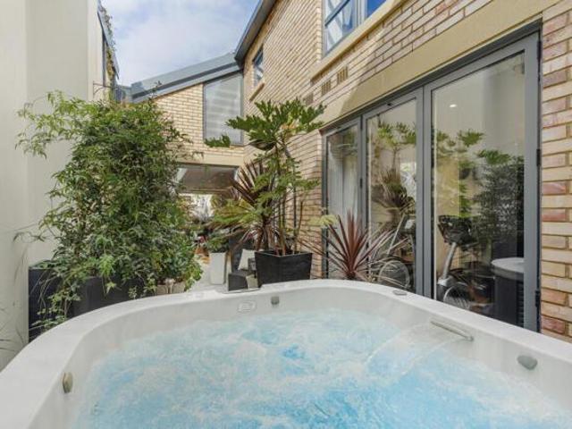 For Sale 4 Bedroom House Londres Great London DLS100953552