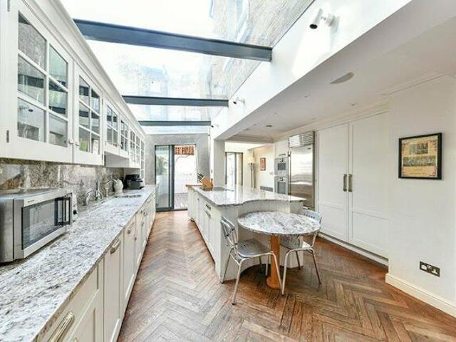 For Sale 4 Bedroom House Londres Great London DLS99130374